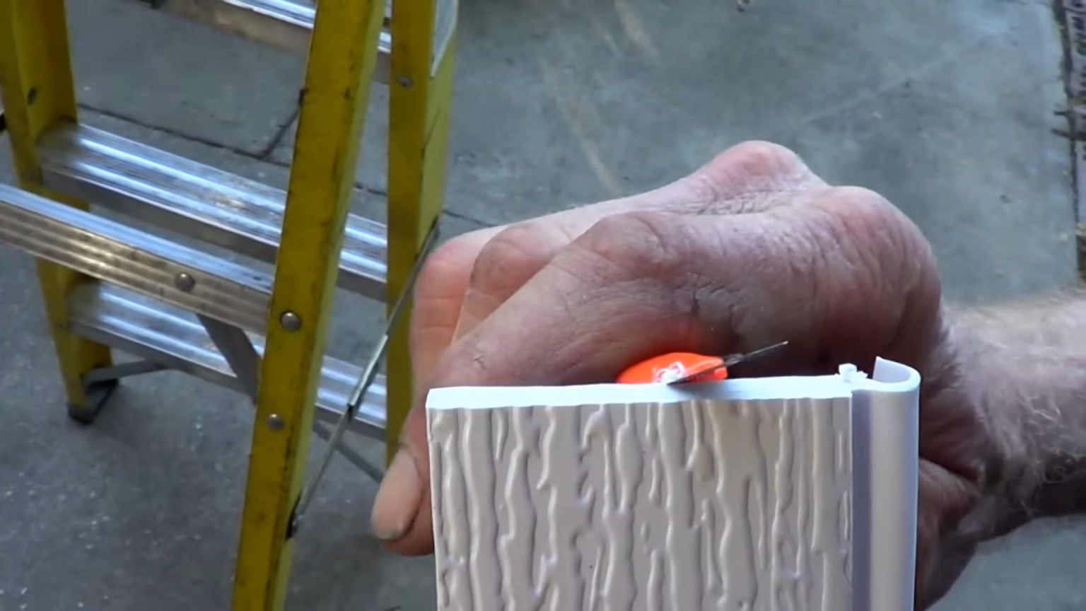 How to Install PVC Stop Molding on a Garage Door - DDM Garage Doors ...